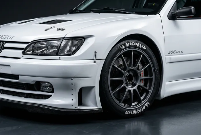 306 Maxi Fiche Technique